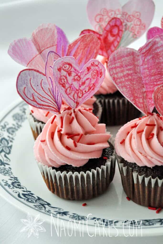 Valentine's Day Craft for Kids: Cupcake Valentines [Tutorial] - NaomiCakes