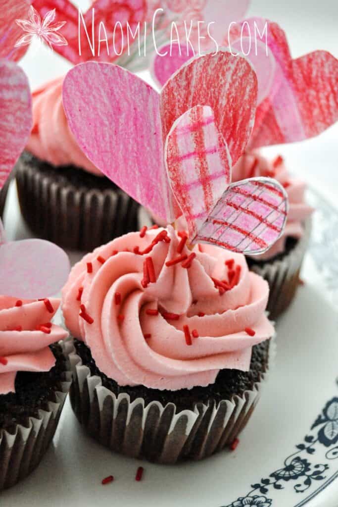 Valentine's Day Craft for Kids: Cupcake Valentines [Tutorial] - NaomiCakes