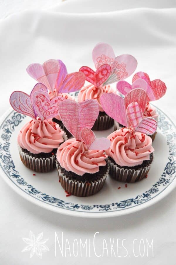 Valentine's Day Craft for Kids: Cupcake Valentines [Tutorial] - NaomiCakes