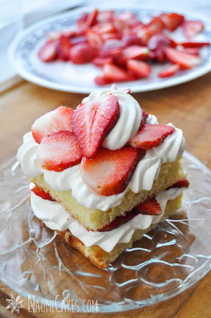 Mini Strawberry Shortcakes [Recipe] - NaomiCakes