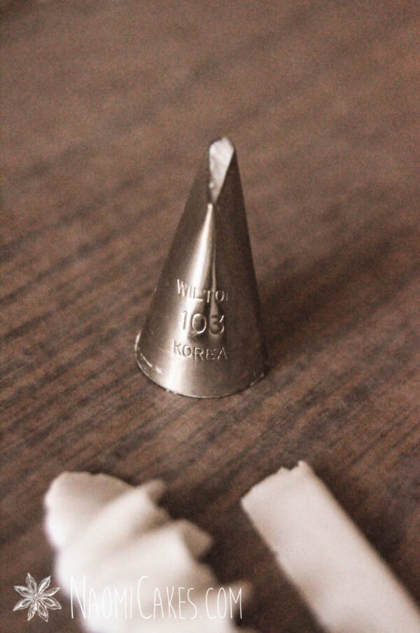 Basic Piping Techniques for Cake Decorating [Tutorial] - NaomiCakes