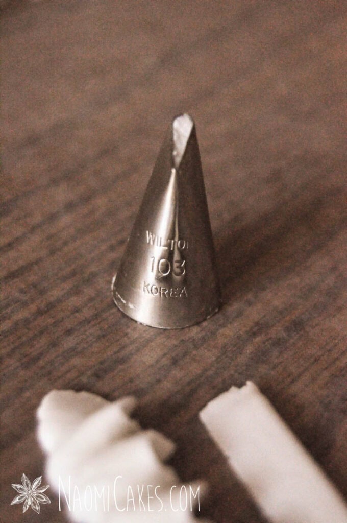 Basic Piping Techniques for Cake Decorating [Tutorial] - NaomiCakes