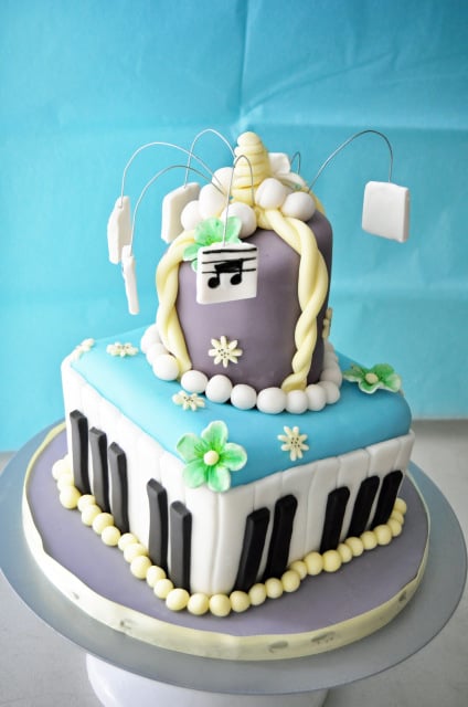 A Musical Whimsical Cake - NaomiCakes