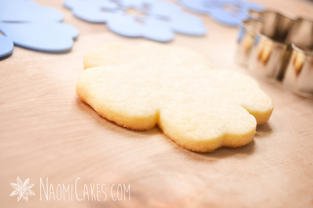 Simple Easter Cookies [Decorating Tutorial] - NaomiCakes