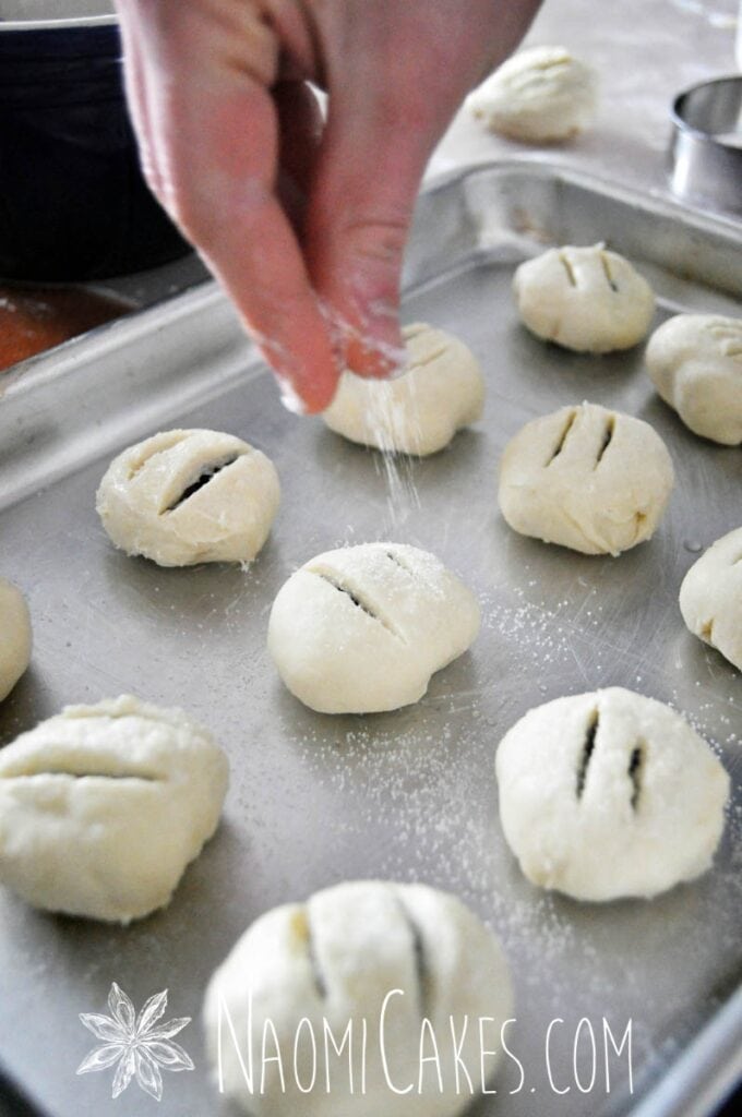 Eccles Cakes [Recipe] - NaomiCakes