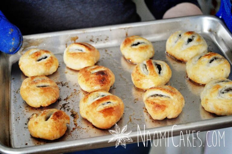 Eccles Cakes [Recipe] - NaomiCakes