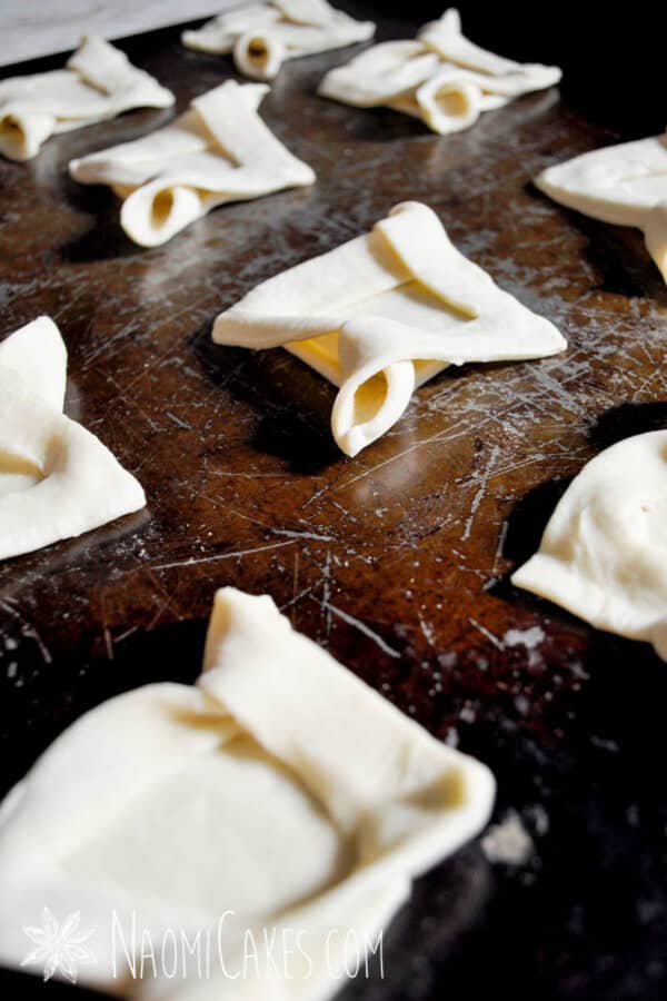 Easy Cherry Pastries [Recipe] - NaomiCakes