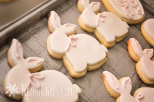 Simple Easter Cookies [Decorating Tutorial] - NaomiCakes