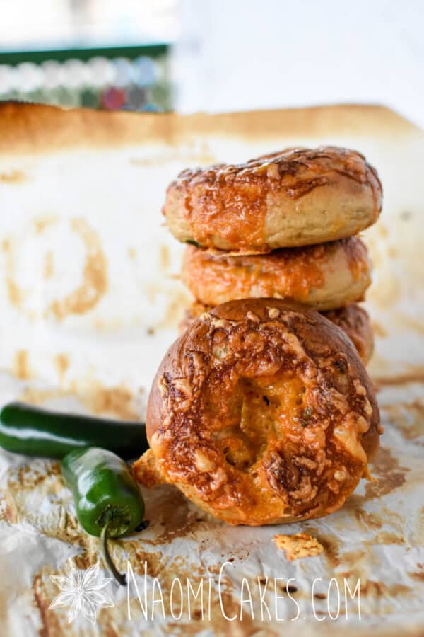 Jalapeño Cheddar Bagels [Recipe] - NaomiCakes
