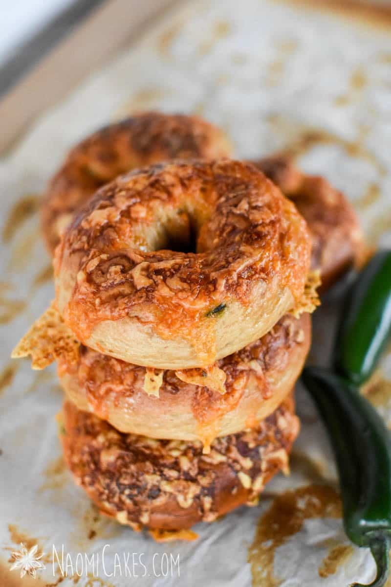 Easy Homemade Jalapeño Cheddar Bagels [Recipe] - NaomiCakes