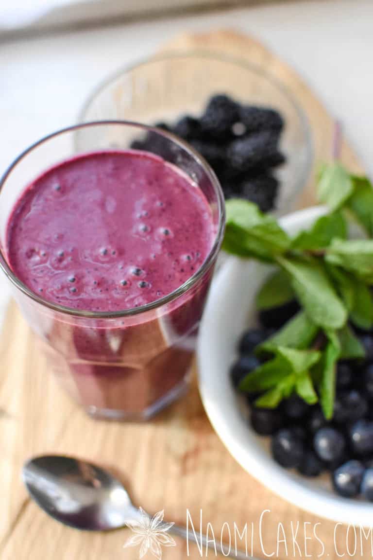 Blueberry Blackberry Smoothie [Recipe] - NaomiCakes