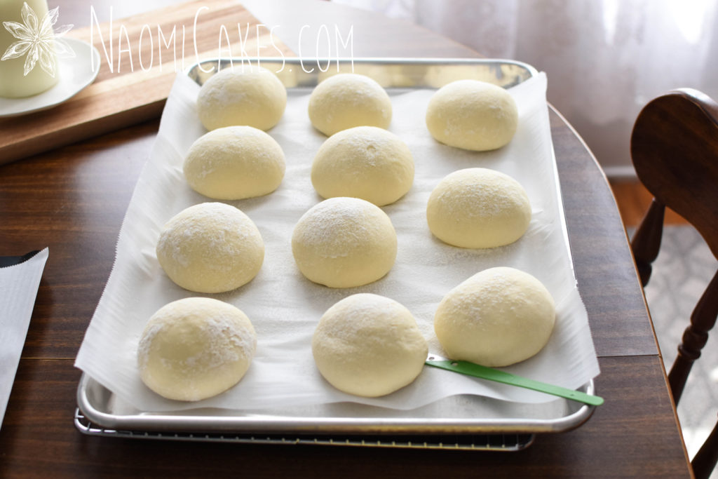 Basic White Bread Rolls [Recipe] - NaomiCakes