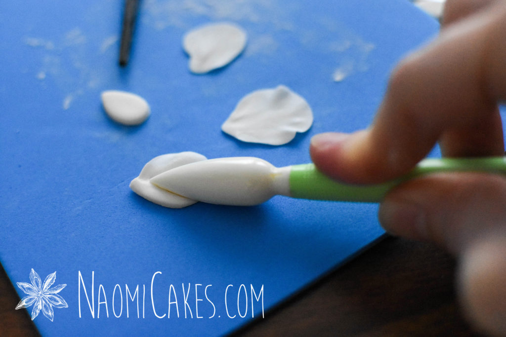 Gum Paste Roses - The Rose Bud, Part 2/5 [Tutorial] - NaomiCakes