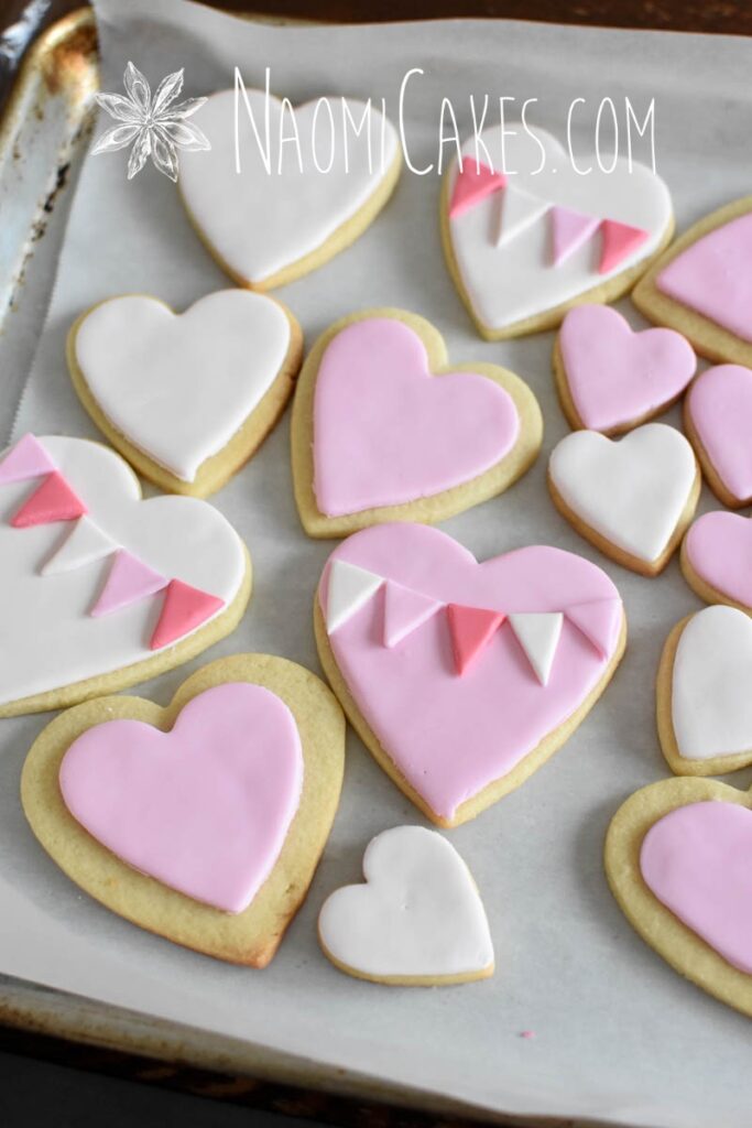 Valentine's Day Sugar Cookies [Recipe & Tutorial] - NaomiCakes
