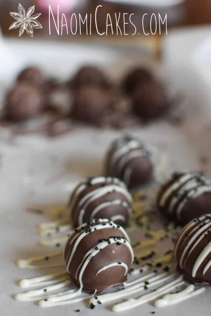 Easy Milk Chocolate Truffles [Recipe] - NaomiCakes
