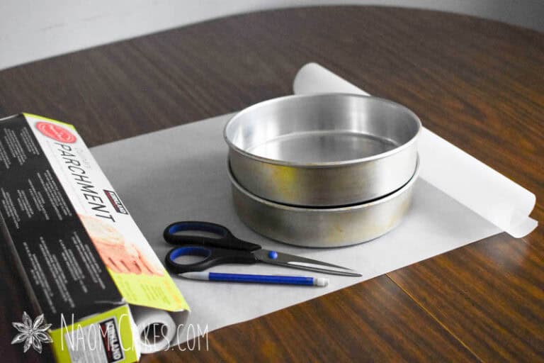 How to Line Cake Pans with Parchment Paper [Tutorial] - NaomiCakes