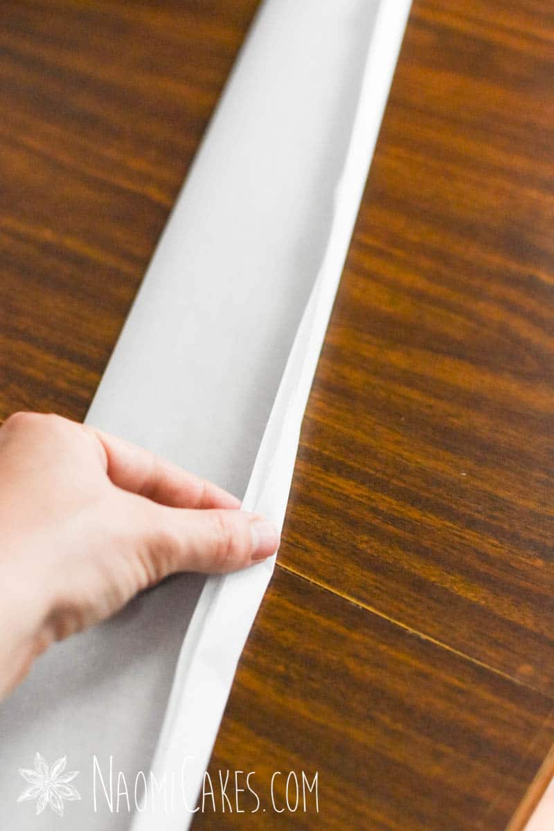 How to Line Cake Pans with Parchment Paper [Tutorial] - NaomiCakes
