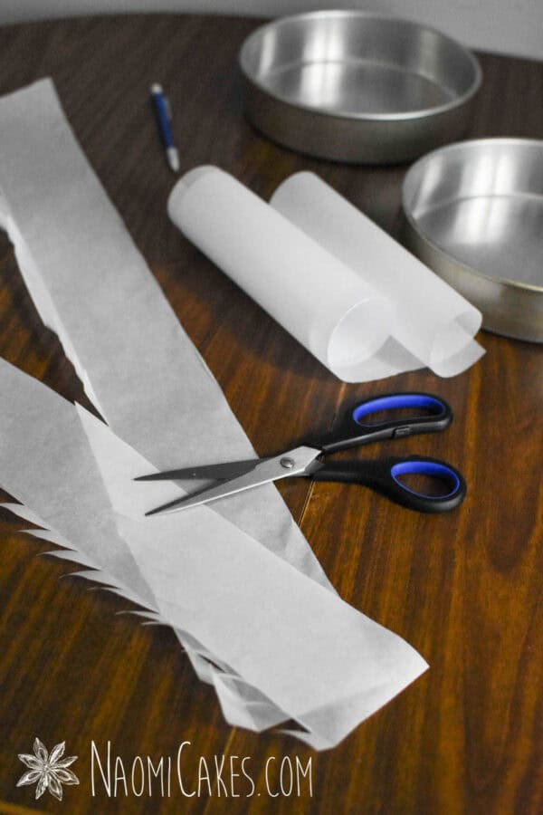 How to Line Cake Pans with Parchment Paper [Tutorial] - NaomiCakes