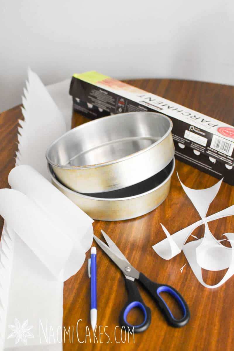 How to Line Cake Pans with Parchment Paper [Tutorial] - NaomiCakes