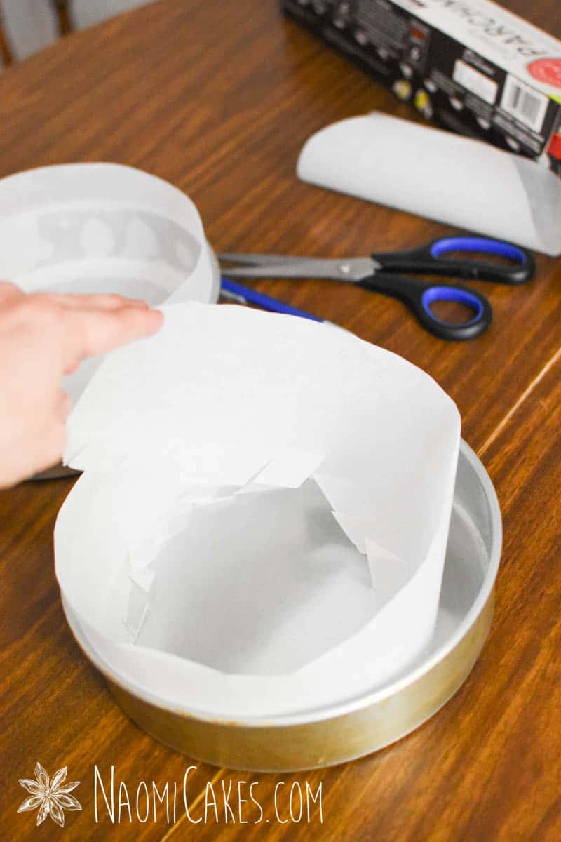 How to Line Cake Pans with Parchment Paper [Tutorial] - NaomiCakes