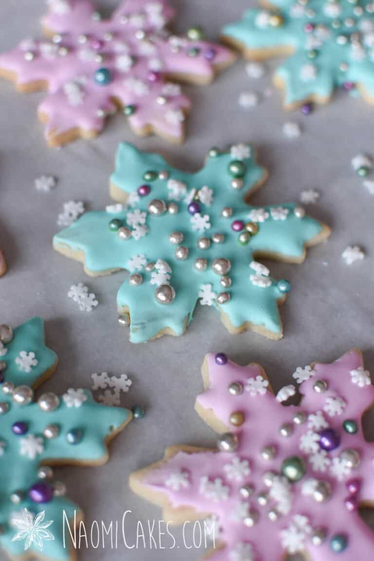 The Easiest, Fastest Way to Frost Cookies [Tutorial] - NaomiCakes
