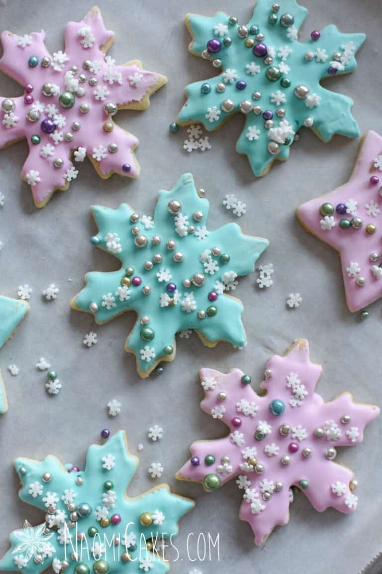 The Easiest, Fastest Way to Frost Cookies [Tutorial] - NaomiCakes