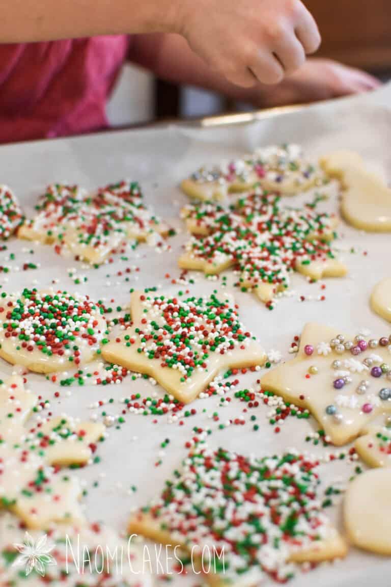 The Easiest, Fastest Way to Frost Cookies [Tutorial] - NaomiCakes