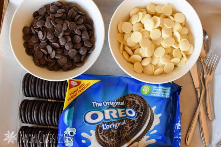 Easy Chocolate Covered Oreo Cookies [Tutorial] - NaomiCakes