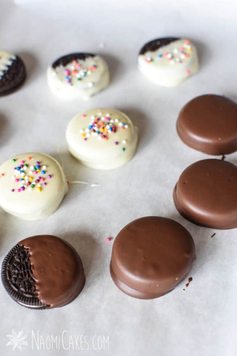 Easy Chocolate Covered Oreo Cookies [Tutorial] - NaomiCakes