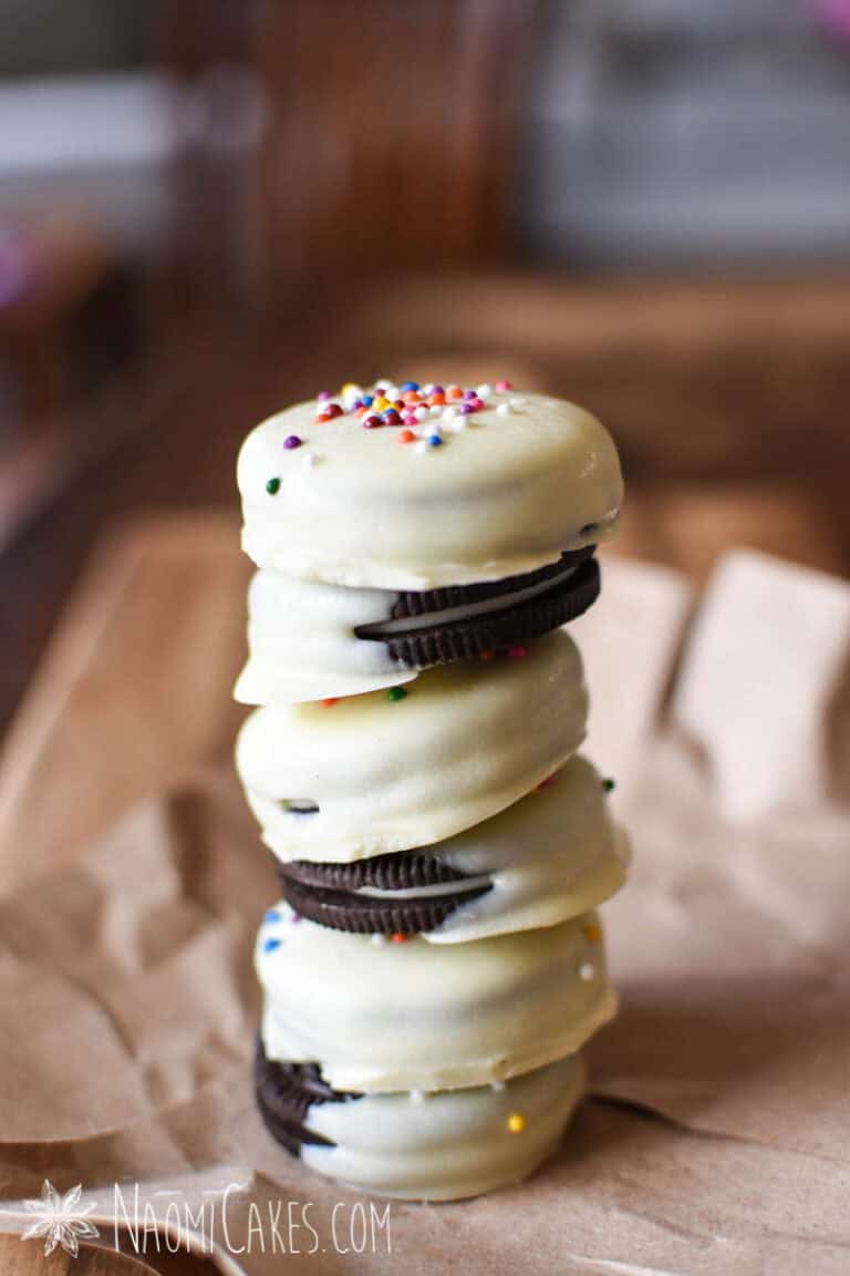 Easy Chocolate Covered Oreo Cookies [Tutorial] - NaomiCakes
