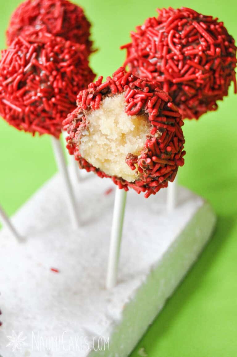 10 Great Ways to Decorate Cake Pops [How-To Guide] - NaomiCakes